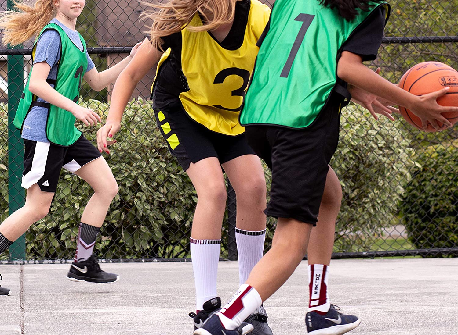 LVL10 Sports - Premium Sports Cones & Reversible Numbered Pinnies